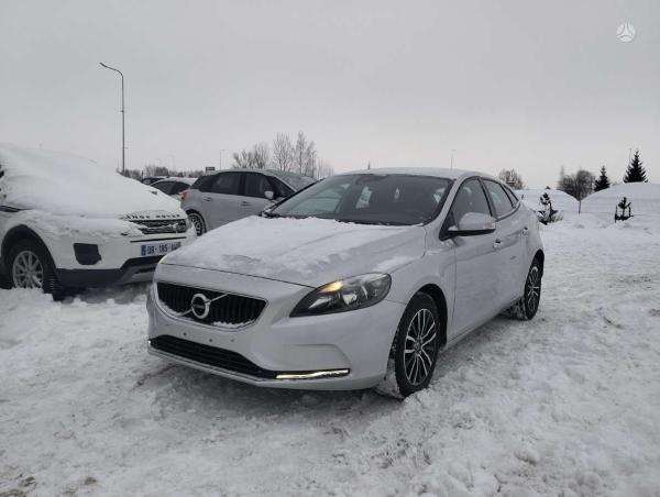 Grey Volvo V40 2018 in Taurage, with an engine capacity of 2.00 L and mileage of 180 thousand km for 6500 €, photo 1 on AUTOMOTO.COM.LV