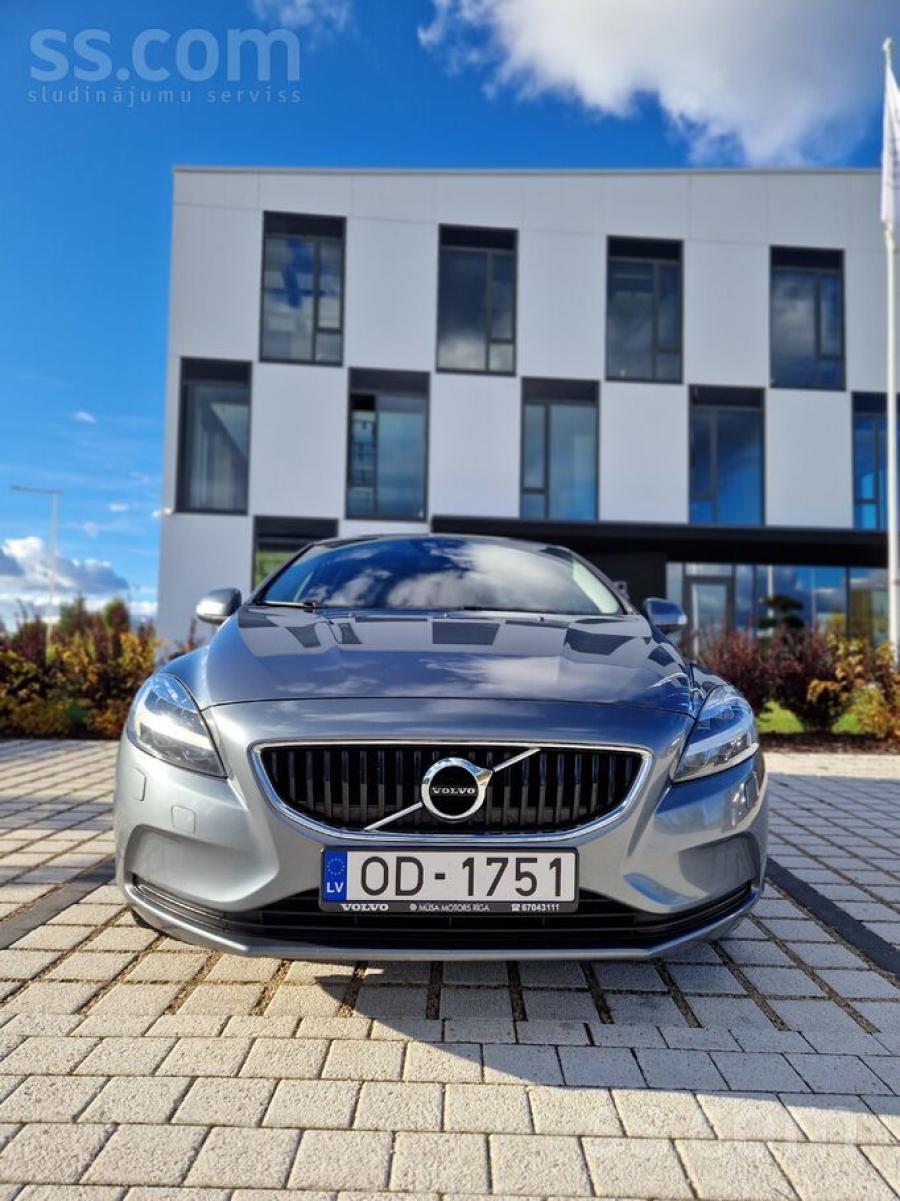 Pelēks Volvo V40 2018 Rīga, ar dzinēja tilpumu 2.00 L un nobraukumu 148 tūkst. km par 10750 €, foto 1 vietnē AUTOMOTO.COM.LV
