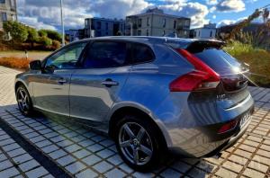 Pelēks Volvo V40 2018 Rīga, ar dzinēja tilpumu 2.00 L un nobraukumu 148 tūkst. km par 10750 €, foto 8 vietnē AUTOMOTO.COM.LV