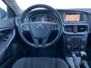 Grey Volvo V40 2018 in Riga, with an engine capacity of 2.00 L and mileage of 146 thousand km for 11490 €, photo 10 on AUTOMOTO.COM.LV