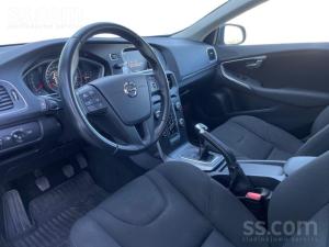 Grey Volvo V40 2018 in Riga, with an engine capacity of 2.00 L and mileage of 146 thousand km for 11490 €, photo 12 on AUTOMOTO.COM.LV