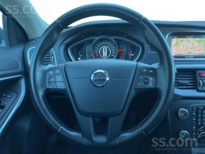 Grey Volvo V40 2018 in Riga, with an engine capacity of 2.00 L and mileage of 146 thousand km for 11490 €, photo 13 on AUTOMOTO.COM.LV