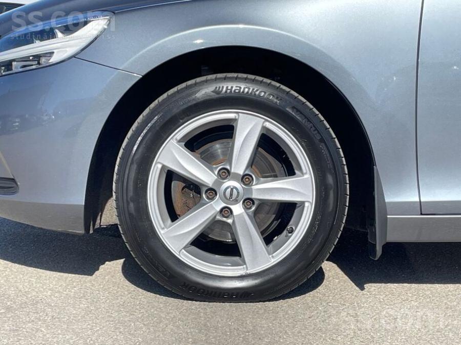 Grey Volvo V40 2018 in Riga, with an engine capacity of 2.00 L and mileage of 146 thousand km for 11490 €, photo 16 on AUTOMOTO.COM.LV