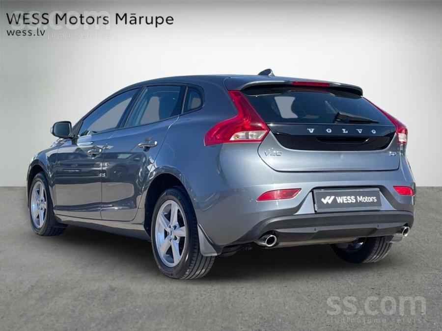 Grey Volvo V40 2018 in Riga, with an engine capacity of 2.00 L and mileage of 146 thousand km for 11490 €, photo 18 on AUTOMOTO.COM.LV