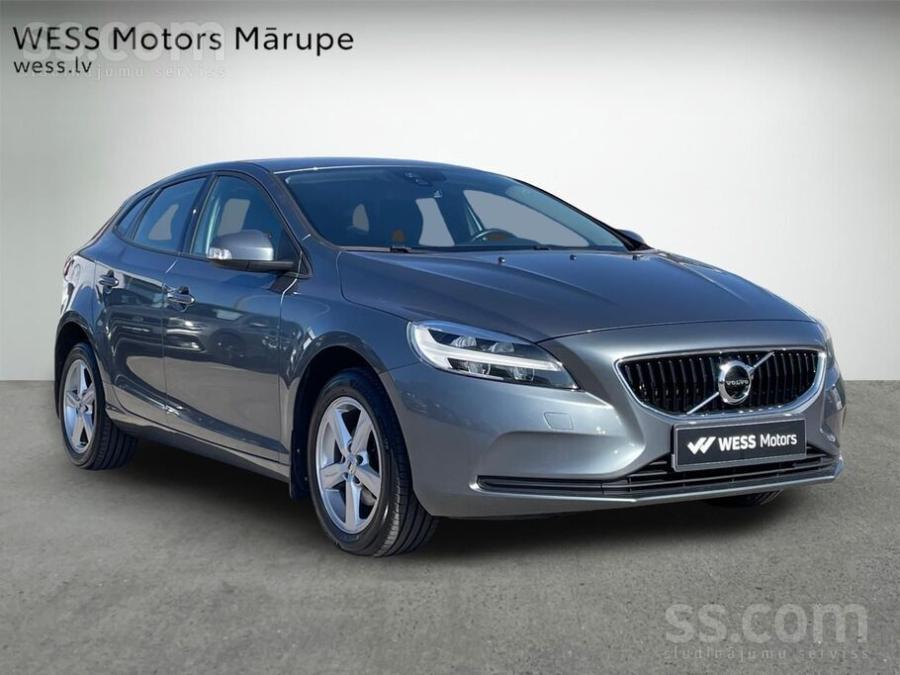 Grey Volvo V40 2018 in Riga, with an engine capacity of 2.00 L and mileage of 146 thousand km for 11490 €, photo 19 on AUTOMOTO.COM.LV