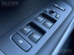 Grey Volvo V40 2018 in Riga, with an engine capacity of 2.00 L and mileage of 146 thousand km for 11490 €, photo 26 on AUTOMOTO.COM.LV