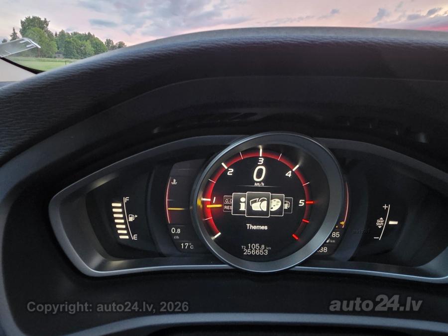 Серый Вольво В40 2018 в Таллин, объемом двигателя 2.00 л и пробегом 257 тыс. км за 9990 €, фото 15 на AUTOMOTO.COM.LV