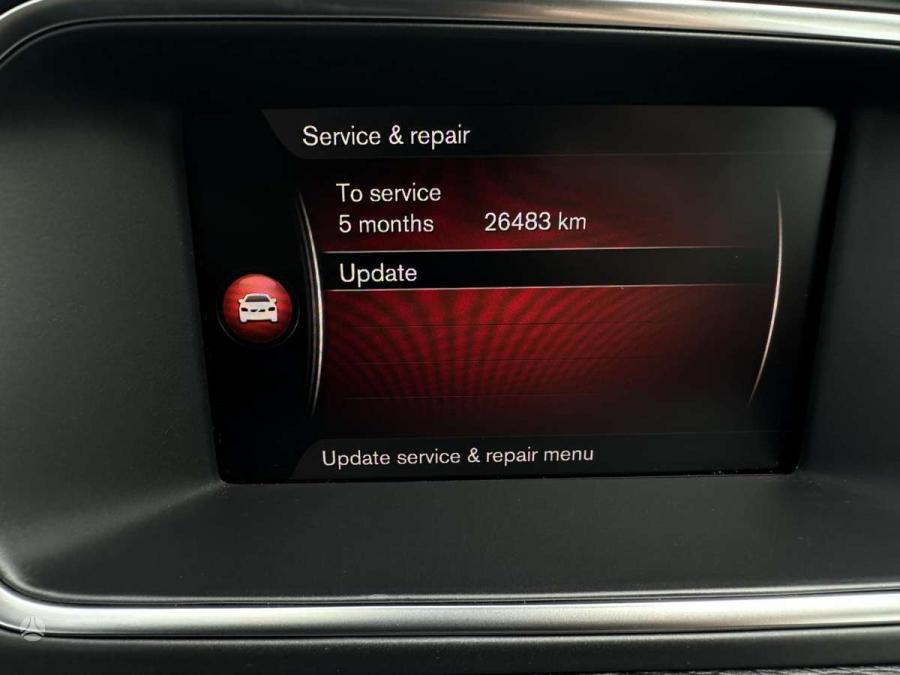 Pelēks Volvo V40 2018 Viļņa, ar dzinēja tilpumu 2.00 L un nobraukumu 199 tūkst. km par 12250 €, foto 12 vietnē AUTOMOTO.COM.LV