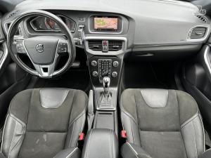 Серый Вольво В40 2018 в Авиженяй, объемом двигателя 2.00 л и пробегом 199 тыс. км за 12250 €, фото 4 на AUTOMOTO.COM.LV