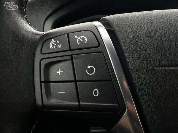 Серый Вольво В40 2018 в Авиженяй, объемом двигателя 2.00 л и пробегом 199 тыс. км за 12250 €, фото 8 на AUTOMOTO.COM.LV