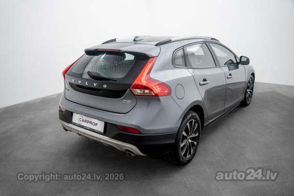 Grey Volvo V40 2018 in Tallinn, with an engine capacity of 2.00 L and mileage of 218 thousand km for 11999 €, photo 4 on AUTOMOTO.COM.LV