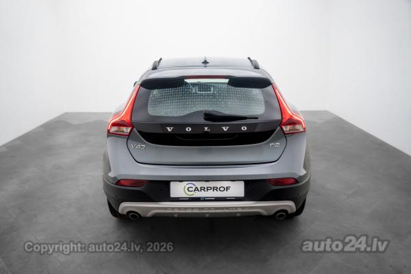 Grey Volvo V40 2018 in Tallinn, with an engine capacity of 2.00 L and mileage of 218 thousand km for 11999 €, photo 5 on AUTOMOTO.COM.LV