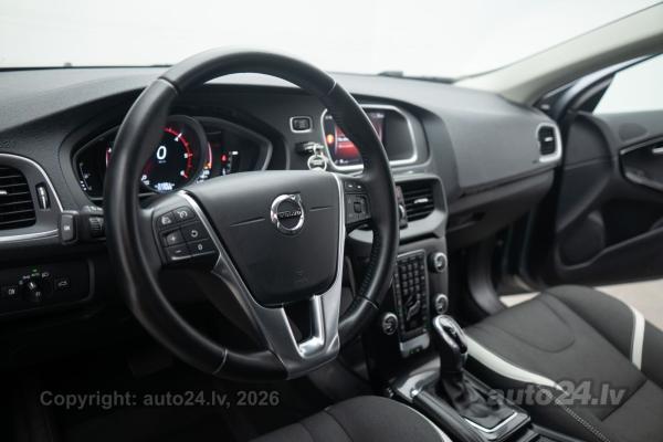 Grey Volvo V40 2018 in Tallinn, with an engine capacity of 2.00 L and mileage of 218 thousand km for 11999 €, photo 7 on AUTOMOTO.COM.LV