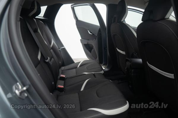 Grey Volvo V40 2018 in Tallinn, with an engine capacity of 2.00 L and mileage of 218 thousand km for 11999 €, photo 10 on AUTOMOTO.COM.LV