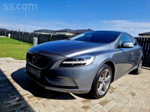 Pelēks Volvo V40 2018 Rīga, ar dzinēja tilpumu 2.00 L un nobraukumu 148 tūkst. km par 9600 €, foto  vietnē AUTOMOTO.COM.LV