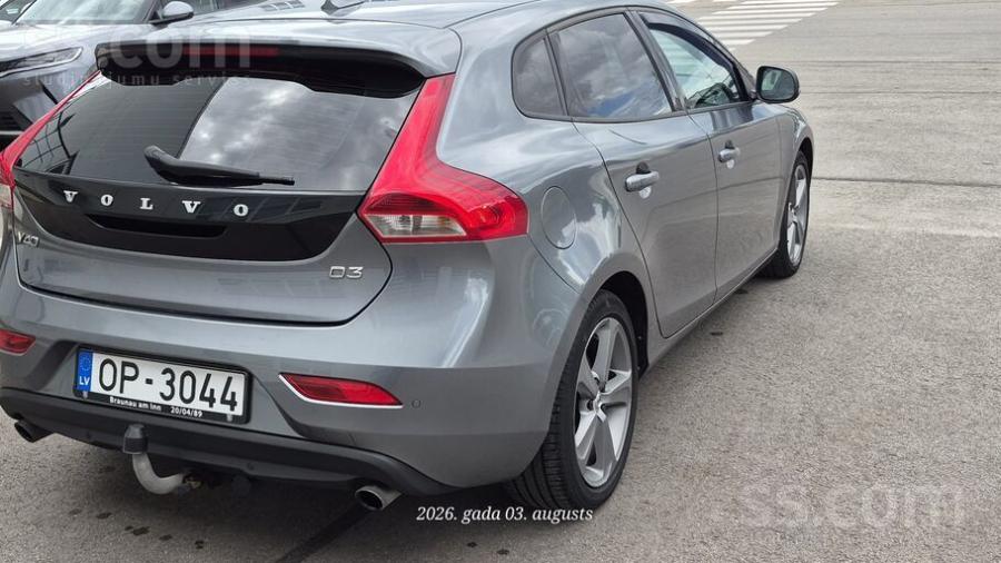 Pelēks Volvo V40 2018 Jūrmala, ar dzinēja tilpumu 2.00 L un nobraukumu 136 tūkst. km par 8000 €, foto 3 vietnē AUTOMOTO.COM.LV