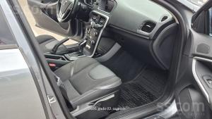 Pelēks Volvo V40 2018 Jūrmala, ar dzinēja tilpumu 2.00 L un nobraukumu 136 tūkst. km par 8000 €, foto 7 vietnē AUTOMOTO.COM.LV
