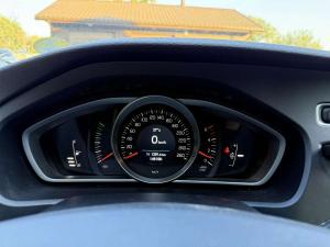 Pelēks Volvo V40 2018 Kauņa, ar dzinēja tilpumu 1.97 L un nobraukumu 140 tūkst. km par 8850 €, foto 14 vietnē AUTOMOTO.COM.LV