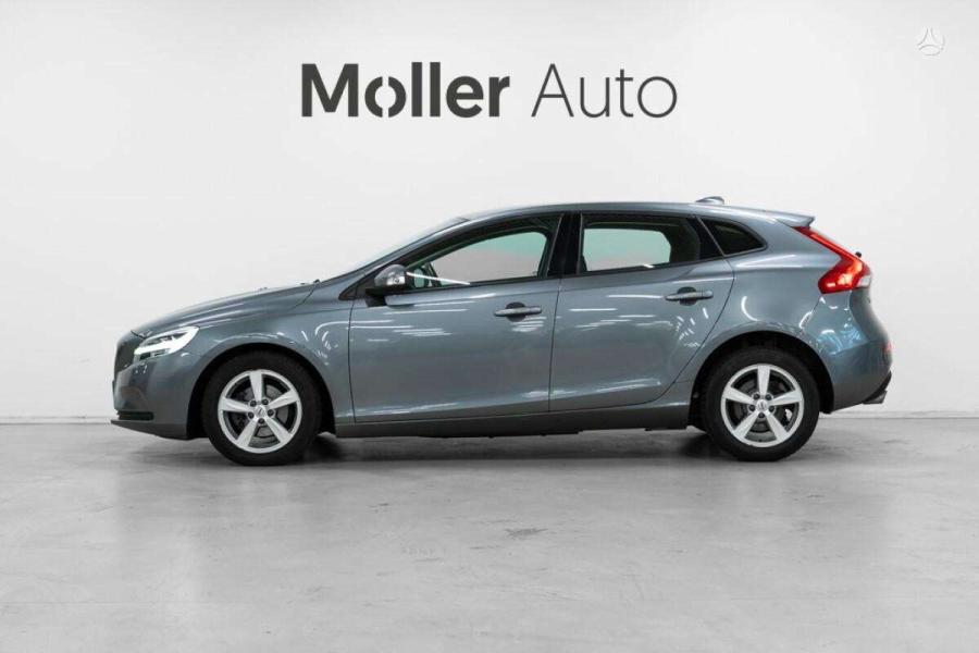 Pelēks Volvo V40 2018 Viļņa, ar dzinēja tilpumu 2.00 L un nobraukumu 146 tūkst. km par 9900 €, foto 3 vietnē AUTOMOTO.COM.LV