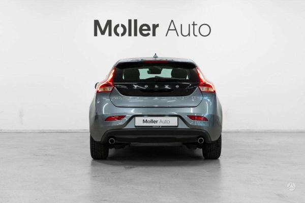 Grey Volvo V40 2018 in Vilnius, with an engine capacity of 2.00 L and mileage of 146 thousand km for 9900 €, photo 7 on AUTOMOTO.COM.LV