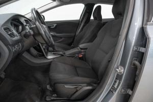 Pelēks Volvo V40 2018 Viļņa, ar dzinēja tilpumu 2.00 L un nobraukumu 146 tūkst. km par 9900 €, foto 8 vietnē AUTOMOTO.COM.LV