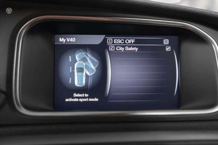 Pelēks Volvo V40 2018 Viļņa, ar dzinēja tilpumu 2.00 L un nobraukumu 146 tūkst. km par 9900 €, foto 14 vietnē AUTOMOTO.COM.LV