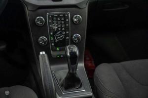 Pelēks Volvo V40 2018 Viļņa, ar dzinēja tilpumu 2.00 L un nobraukumu 146 tūkst. km par 9900 €, foto 15 vietnē AUTOMOTO.COM.LV