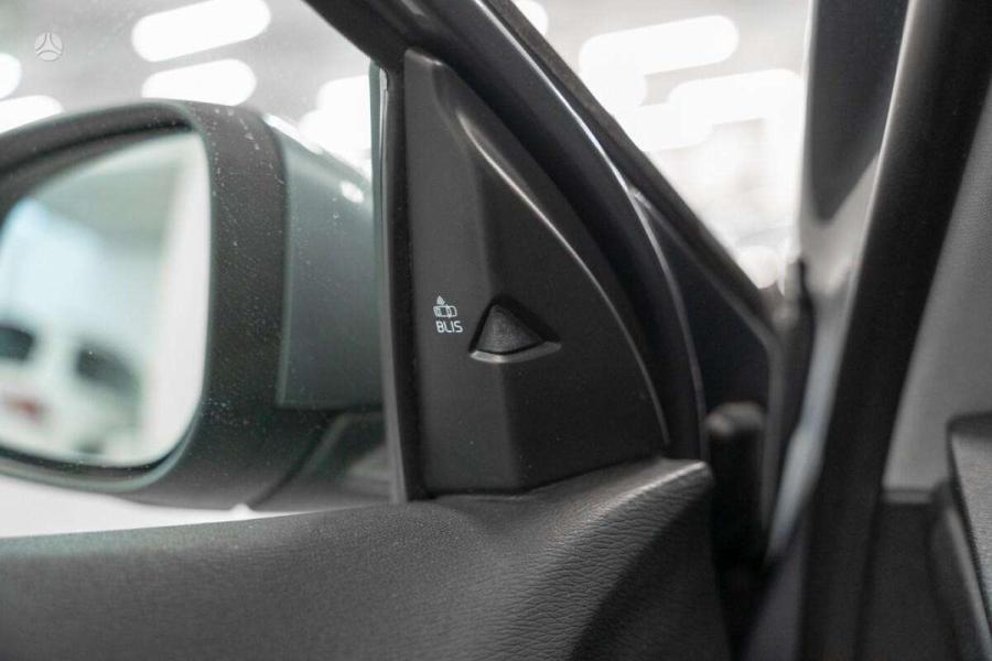Pelēks Volvo V40 2018 Viļņa, ar dzinēja tilpumu 2.00 L un nobraukumu 146 tūkst. km par 9900 €, foto 18 vietnē AUTOMOTO.COM.LV
