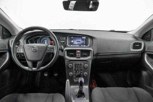 Серый Вольво В40 2018 в Вильнюс, объемом двигателя 2.00 л и пробегом 146 тыс. км за 9900 €, фото 9 на AUTOMOTO.COM.LV