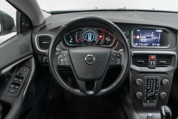 Серый Вольво В40 2018 в Вильнюс, объемом двигателя 2.00 л и пробегом 146 тыс. км за 9900 €, фото 10 на AUTOMOTO.COM.LV
