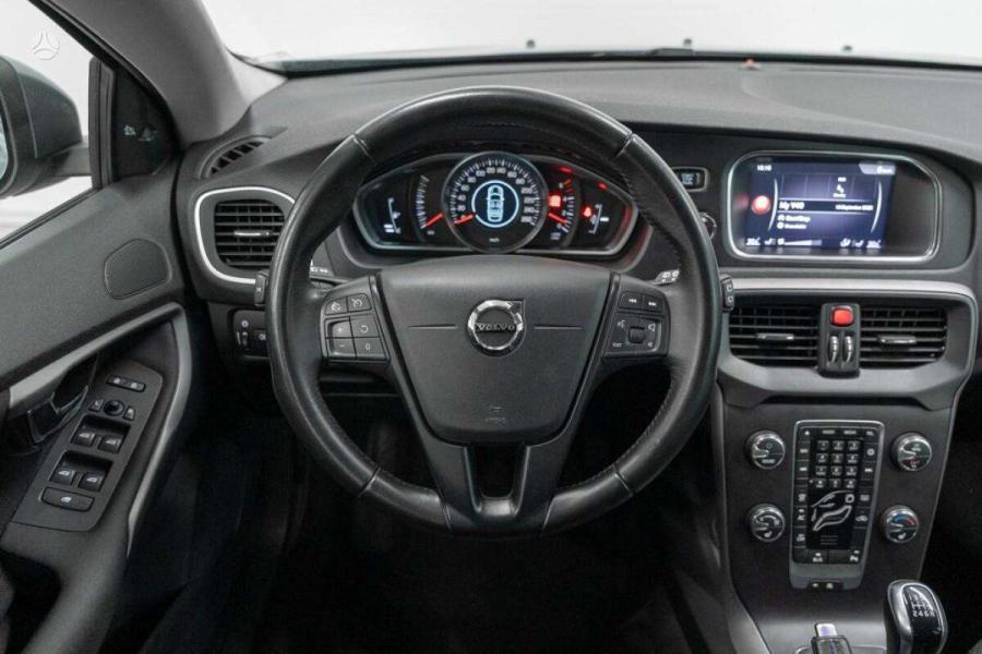 Серый Вольво В40 2018 в Вильнюс, объемом двигателя 2.00 л и пробегом 146 тыс. км за 9900 €, фото 10 на AUTOMOTO.COM.LV