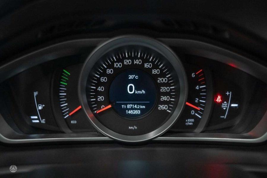 Серый Вольво В40 2018 в Вильнюс, объемом двигателя 2.00 л и пробегом 146 тыс. км за 9900 €, фото 11 на AUTOMOTO.COM.LV