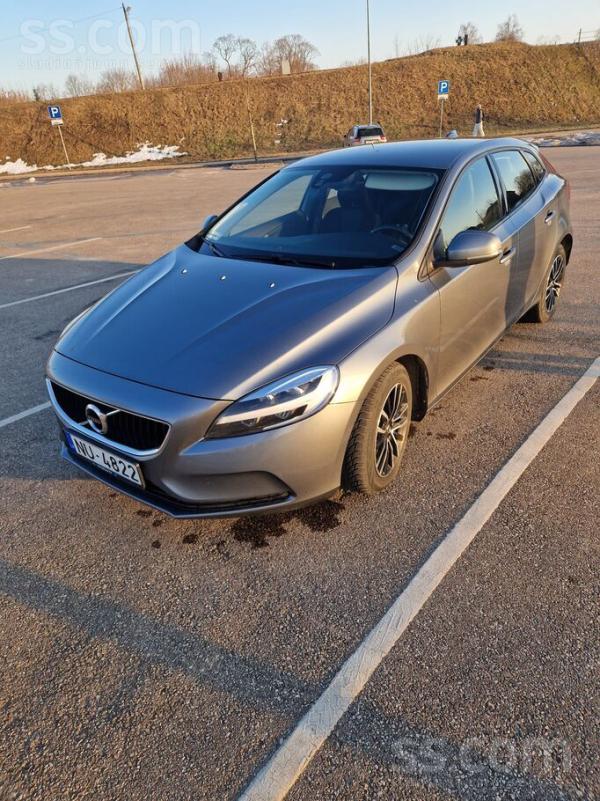 Pelēks Volvo V40 2019 Daugavpils, ar dzinēja tilpumu 2.00 L un nobraukumu 231 tūkst. km par 12700 €, foto 3 vietnē AUTOMOTO.COM.LV