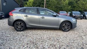 Pelēks Volvo V40 2019 Kauņa, ar dzinēja tilpumu 1.97 L un nobraukumu 140 tūkst. km par 8950 €, foto 3 vietnē AUTOMOTO.COM.LV