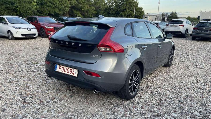 Pelēks Volvo V40 2019 Kauņa, ar dzinēja tilpumu 1.97 L un nobraukumu 140 tūkst. km par 8950 €, foto 4 vietnē AUTOMOTO.COM.LV