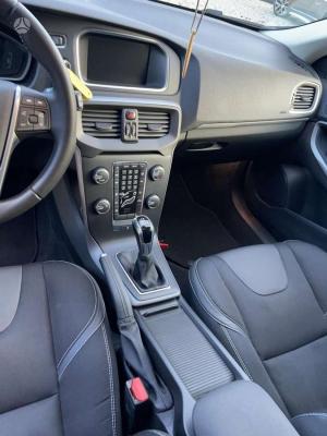 Pelēks Volvo V40 2019 Kauņa, ar dzinēja tilpumu 1.97 L un nobraukumu 140 tūkst. km par 8950 €, foto 14 vietnē AUTOMOTO.COM.LV