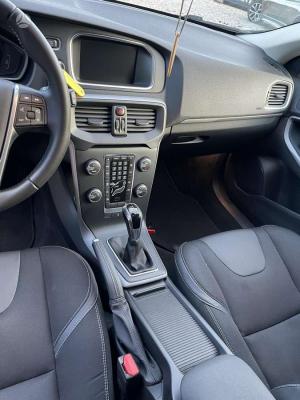 Pelēks Volvo V40 2019 Kauņa, ar dzinēja tilpumu 1.97 L un nobraukumu 140 tūkst. km par 8950 €, foto 15 vietnē AUTOMOTO.COM.LV