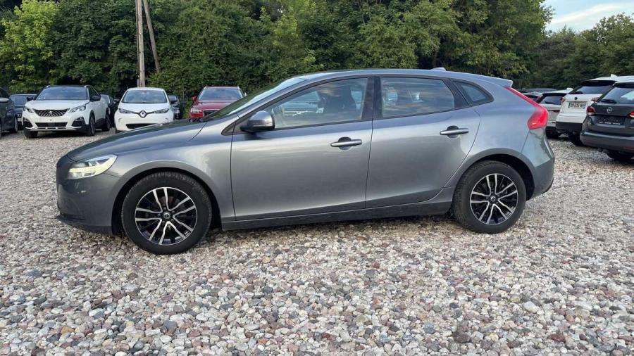 Pelēks Volvo V40 2019 Kauņa, ar dzinēja tilpumu 1.97 L un nobraukumu 140 tūkst. km par 8950 €, foto 22 vietnē AUTOMOTO.COM.LV