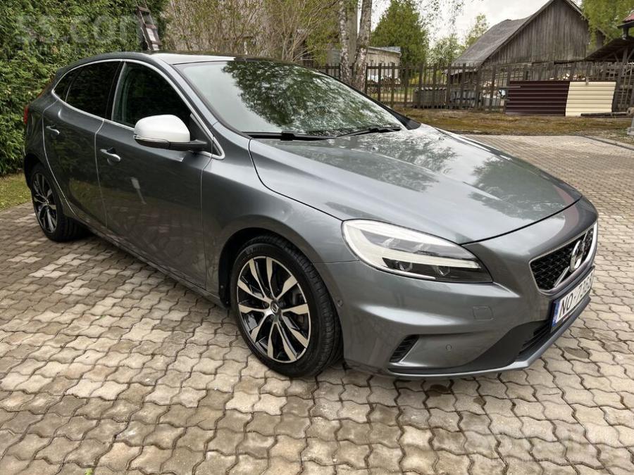 Pelēks Volvo V40 2019 Rīga, ar dzinēja tilpumu 2.00 L un nobraukumu 245 tūkst. km par 14850 €, foto 3 vietnē AUTOMOTO.COM.LV