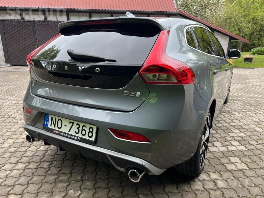Pelēks Volvo V40 2019 Rīga, ar dzinēja tilpumu 2.00 L un nobraukumu 245 tūkst. km par 14850 €, foto 5 vietnē AUTOMOTO.COM.LV