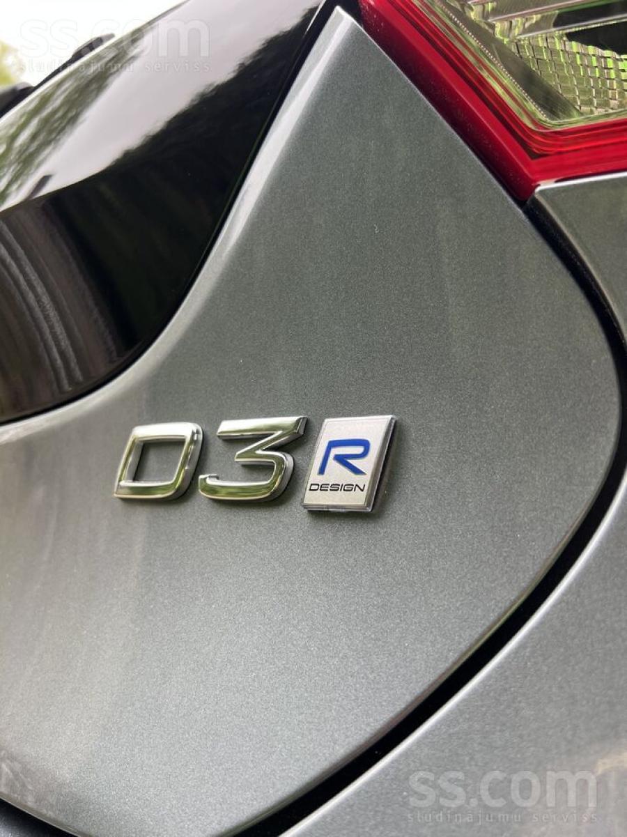 Pelēks Volvo V40 2019 Rīga, ar dzinēja tilpumu 2.00 L un nobraukumu 245 tūkst. km par 14850 €, foto 9 vietnē AUTOMOTO.COM.LV