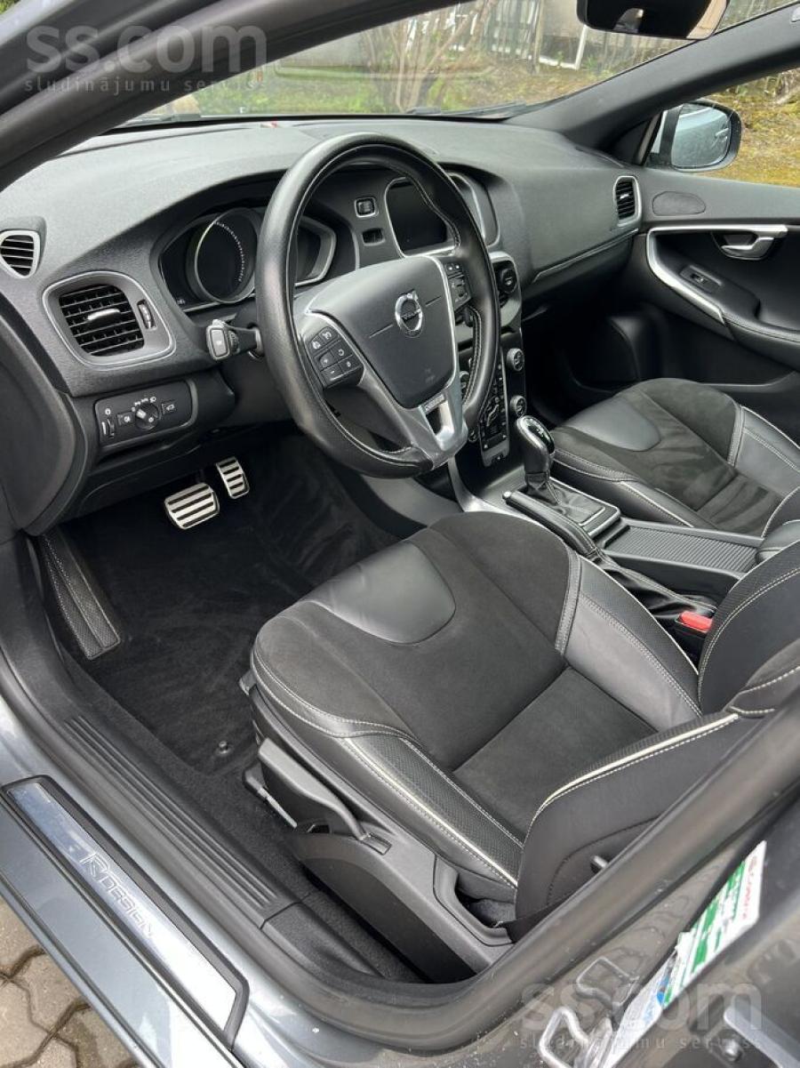 Pelēks Volvo V40 2019 Rīga, ar dzinēja tilpumu 2.00 L un nobraukumu 245 tūkst. km par 14850 €, foto 19 vietnē AUTOMOTO.COM.LV