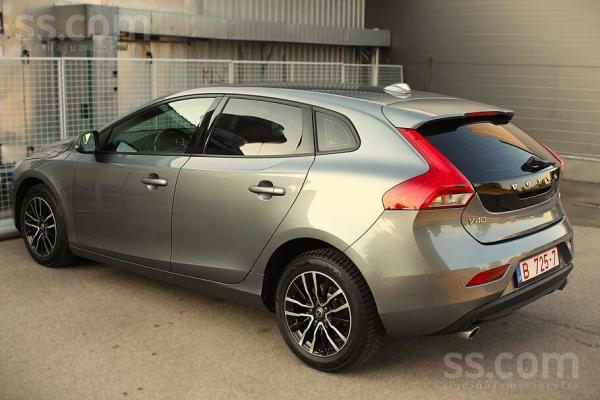 Pelēks Volvo V40 2019 Rīga, ar dzinēja tilpumu 2.00 L un nobraukumu 0 tūkst. km par 14790 €, foto 4 vietnē AUTOMOTO.COM.LV