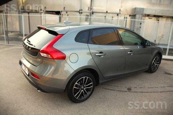 Pelēks Volvo V40 2019 Rīga, ar dzinēja tilpumu 2.00 L un nobraukumu 0 tūkst. km par 14790 €, foto 6 vietnē AUTOMOTO.COM.LV