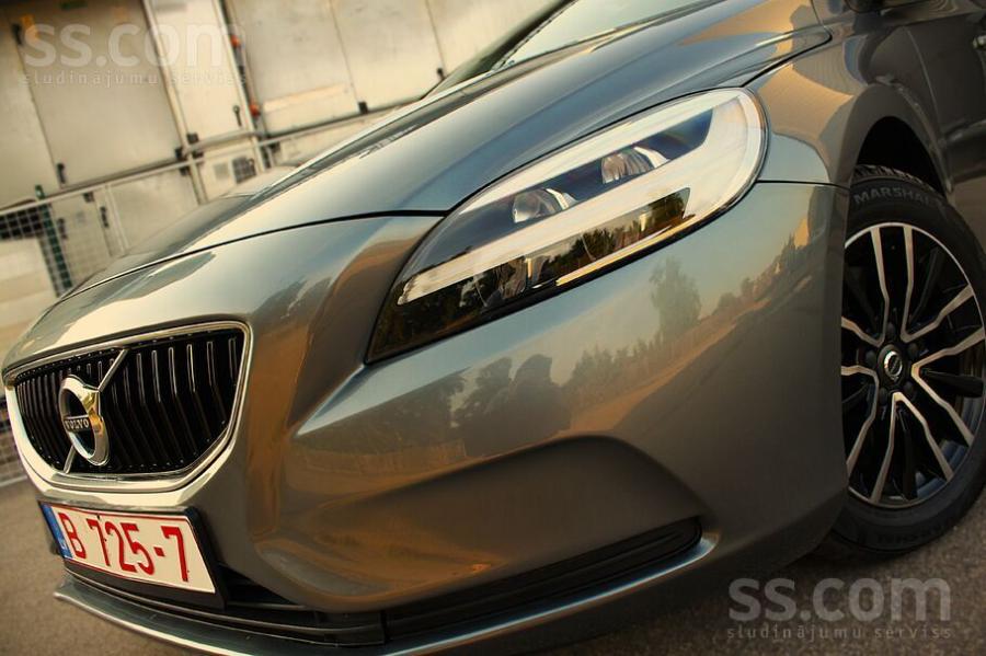 Grey Volvo V40 2019 in Riga, with an engine capacity of 2.00 L and mileage of 0 thousand km for 14790 €, photo 12 on AUTOMOTO.COM.LV