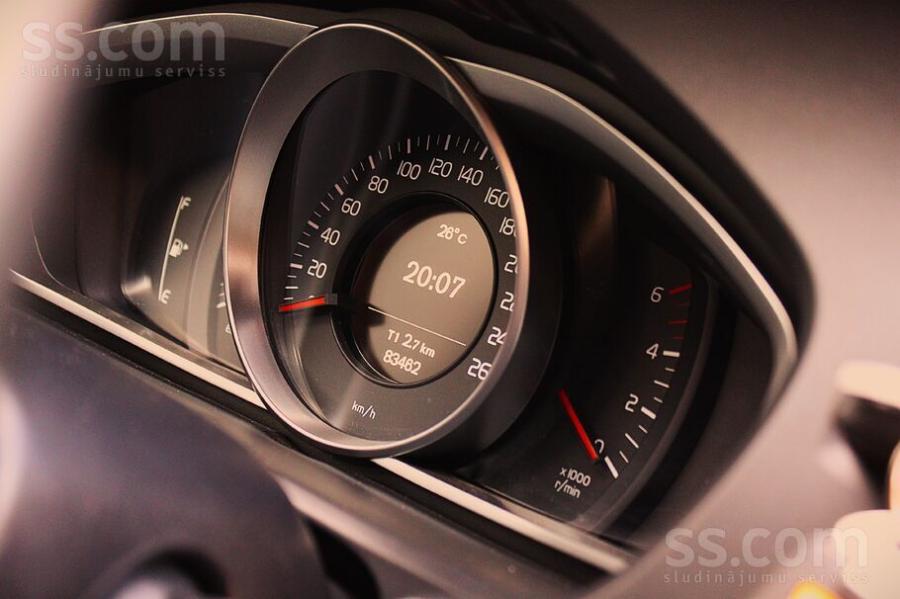 Grey Volvo V40 2019 in Riga, with an engine capacity of 2.00 L and mileage of 0 thousand km for 14790 €, photo 21 on AUTOMOTO.COM.LV