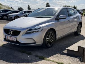 Grey Volvo V40 2019 in Riga, with an engine capacity of 2.00 L and mileage of 104 thousand km for 11900 €, photo 4 on AUTOMOTO.COM.LV