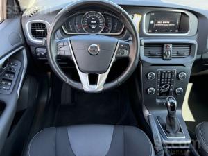 Grey Volvo V40 2019 in Riga, with an engine capacity of 2.00 L and mileage of 104 thousand km for 11900 €, photo 5 on AUTOMOTO.COM.LV
