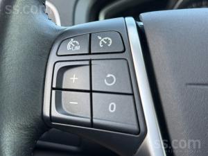 Grey Volvo V40 2019 in Riga, with an engine capacity of 2.00 L and mileage of 104 thousand km for 11900 €, photo 13 on AUTOMOTO.COM.LV