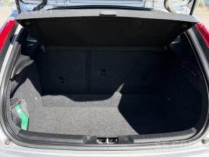 Grey Volvo V40 2019 in Riga, with an engine capacity of 2.00 L and mileage of 104 thousand km for 11900 €, photo 16 on AUTOMOTO.COM.LV
